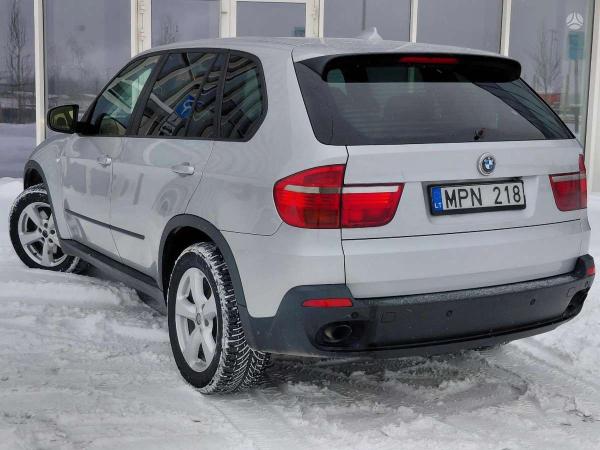 Pelēks BMW X5 2008 Viļņa, ar dzinēja tilpumu 2.99 L un nobraukumu 391 tūkst. km par 7000 €, foto 4 vietnē AUTOMOTO.COM.LV
