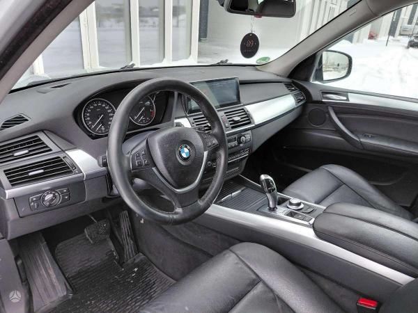 Pelēks BMW X5 2008 Viļņa, ar dzinēja tilpumu 2.99 L un nobraukumu 391 tūkst. km par 7000 €, foto 7 vietnē AUTOMOTO.COM.LV