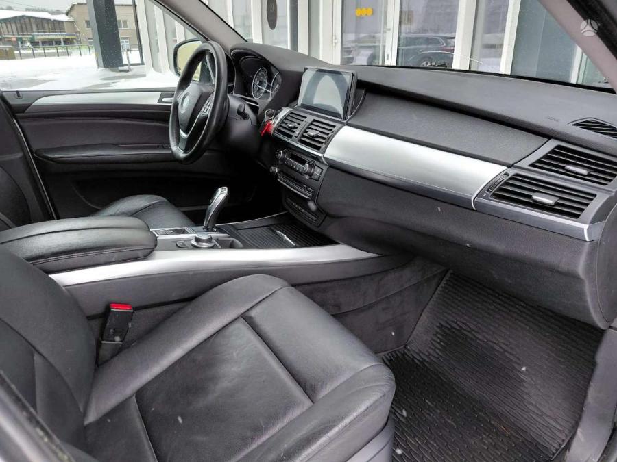 Pelēks BMW X5 2008 Viļņa, ar dzinēja tilpumu 2.99 L un nobraukumu 391 tūkst. km par 7000 €, foto 12 vietnē AUTOMOTO.COM.LV