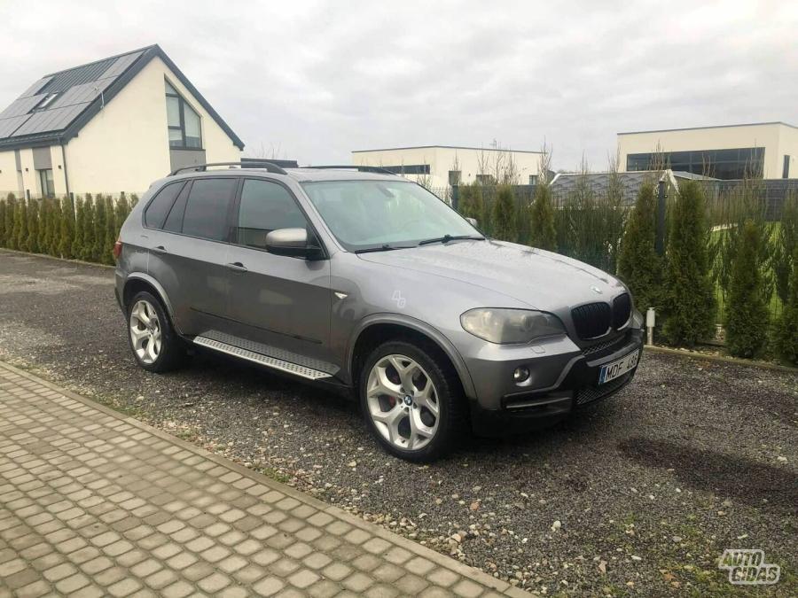 Grey BMW X5 2008 in Kretinga, with an engine capacity of 3.00 L and mileage of 1445 thousand km for 6899 €, photo 1 on AUTOMOTO.COM.LV