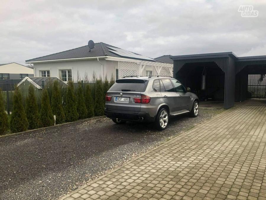 Grey BMW X5 2008 in Kretinga, with an engine capacity of 3.00 L and mileage of 1445 thousand km for 6899 €, photo 2 on AUTOMOTO.COM.LV