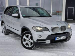 Pelēks BMW X5 2008 Viļņa, ar dzinēja tilpumu 3.00 L un nobraukumu 391 tūkst. km par 7000 €, foto  vietnē AUTOMOTO.COM.LV
