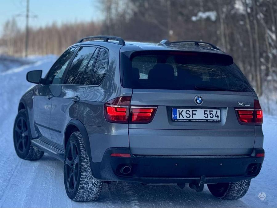 Grey BMW X5 2008 in Radviliskis, with an engine capacity of 3.00 L and mileage of 194 thousand km for 6200 €, photo 9 on AUTOMOTO.COM.LV