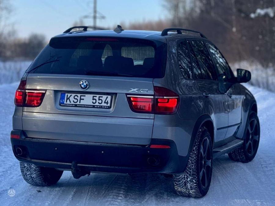 Grey BMW X5 2008 in Radviliskis, with an engine capacity of 3.00 L and mileage of 194 thousand km for 6200 €, photo 11 on AUTOMOTO.COM.LV