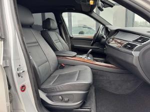 Pelēks BMW X5 2008 Viļņa, ar dzinēja tilpumu 3.00 L un nobraukumu 285 tūkst. km par 9650 €, foto 8 vietnē AUTOMOTO.COM.LV