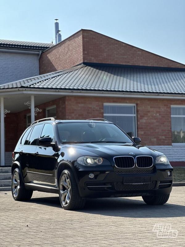 Pelēks BMW X5 2008 Viļņa, ar dzinēja tilpumu 3.00 L un nobraukumu 197 tūkst. km par 9500 €, foto 1 vietnē AUTOMOTO.COM.LV