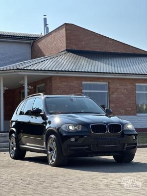 Pelēks BMW X5 2008 Viļņa, ar dzinēja tilpumu 3.00 L un nobraukumu 197 tūkst. km par 9500 €, foto  vietnē AUTOMOTO.COM.LV