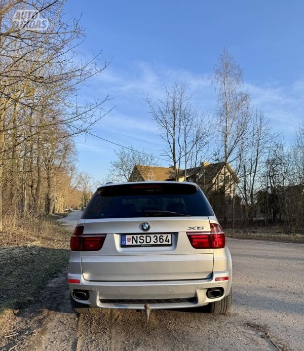 Grey BMW X5 2008 in Kaunas, with an engine capacity of 3.00 L and mileage of 390 thousand km for 8500 €, photo 4 on AUTOMOTO.COM.LV