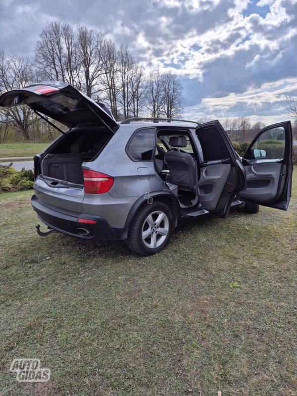 Grey BMW X5 2008 in Marijampole, with an engine capacity of 3.00 L and mileage of 289 thousand km for 8500 €, photo 1 on AUTOMOTO.COM.LV