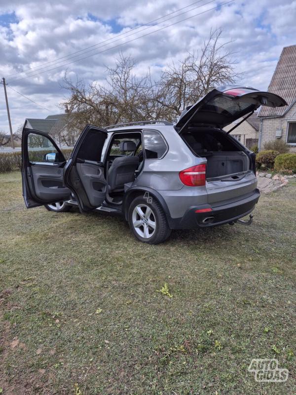 Grey BMW X5 2008 in Marijampole, with an engine capacity of 3.00 L and mileage of 289 thousand km for 8500 €, photo 3 on AUTOMOTO.COM.LV
