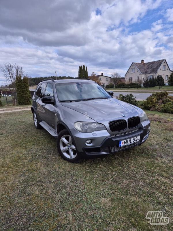 Grey BMW X5 2008 in Marijampole, with an engine capacity of 3.00 L and mileage of 289 thousand km for 8500 €, photo 8 on AUTOMOTO.COM.LV