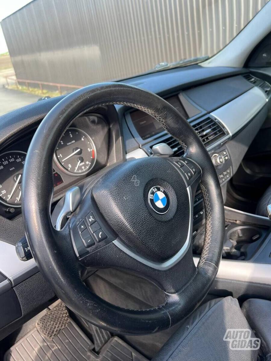 Grey BMW X5 2008 in Marijampole, with an engine capacity of 3.00 L and mileage of 354 thousand km for 6600 €, photo 8 on AUTOMOTO.COM.LV