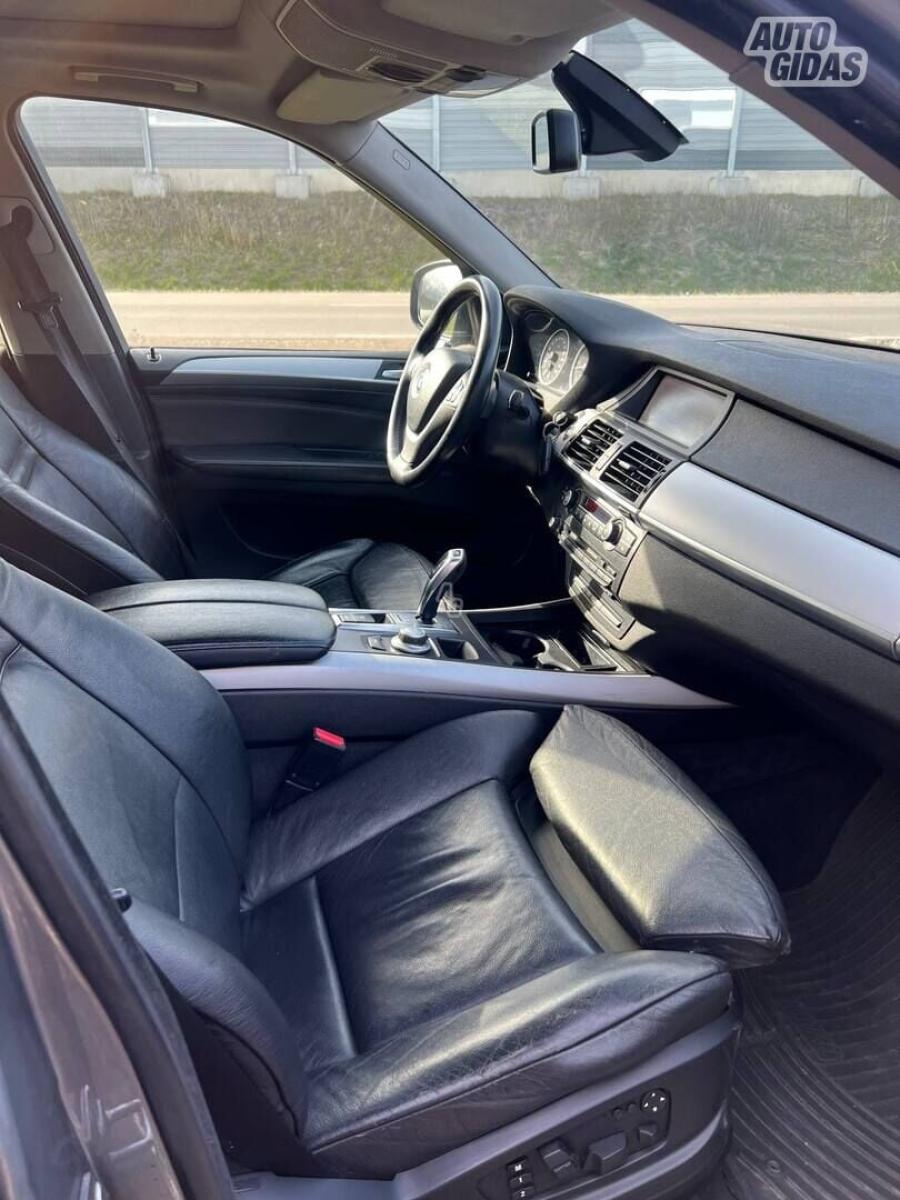 Grey BMW X5 2008 in Marijampole, with an engine capacity of 3.00 L and mileage of 354 thousand km for 6600 €, photo 10 on AUTOMOTO.COM.LV