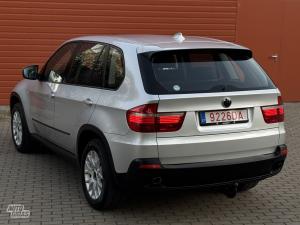 Grey BMW X5 2008 in Kaunas, with an engine capacity of 3.00 L and mileage of 370 thousand km for 5500 €, photo 4 on AUTOMOTO.COM.LV