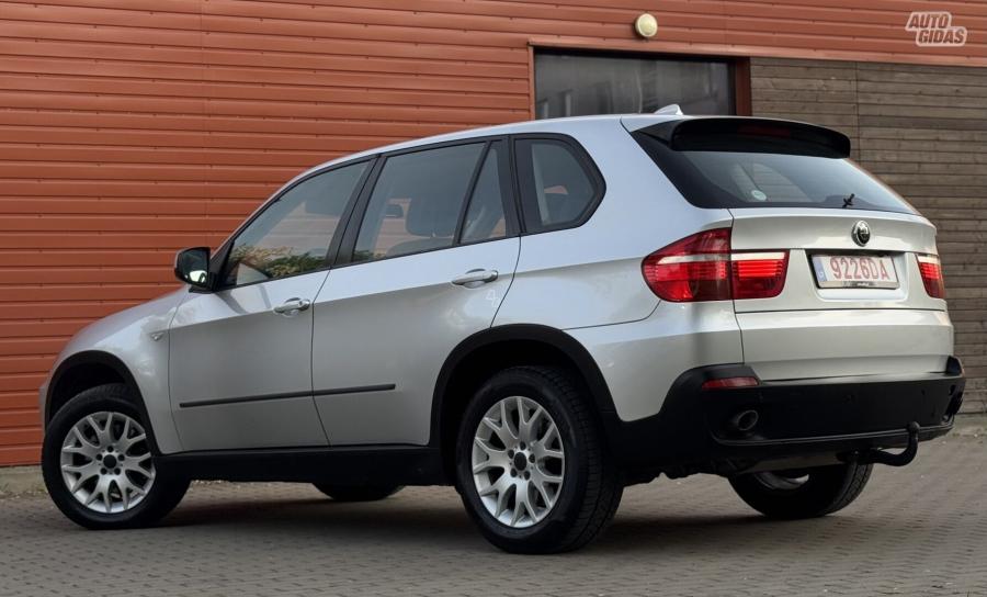 Grey BMW X5 2008 in Kaunas, with an engine capacity of 3.00 L and mileage of 370 thousand km for 5500 €, photo 10 on AUTOMOTO.COM.LV