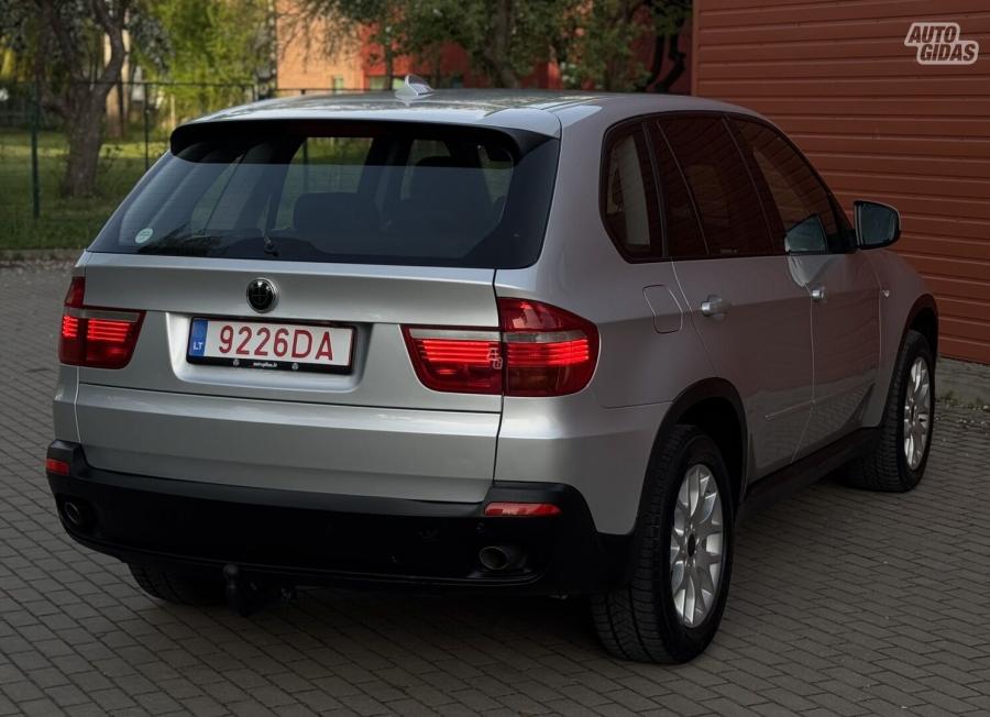 Grey BMW X5 2008 in Kaunas, with an engine capacity of 3.00 L and mileage of 370 thousand km for 5500 €, photo 11 on AUTOMOTO.COM.LV