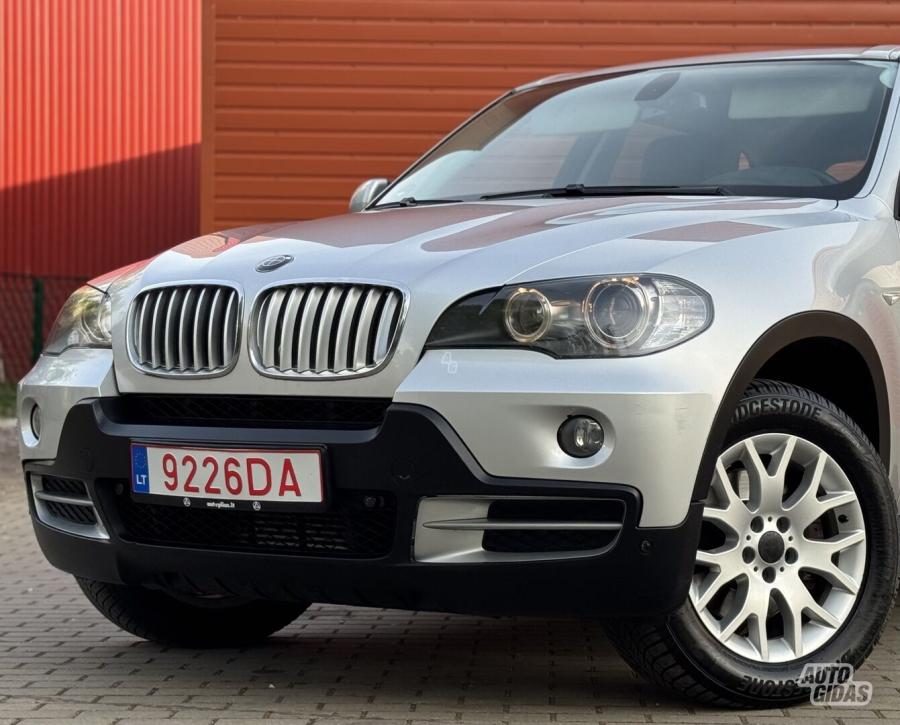 Grey BMW X5 2008 in Kaunas, with an engine capacity of 3.00 L and mileage of 370 thousand km for 5500 €, photo 12 on AUTOMOTO.COM.LV