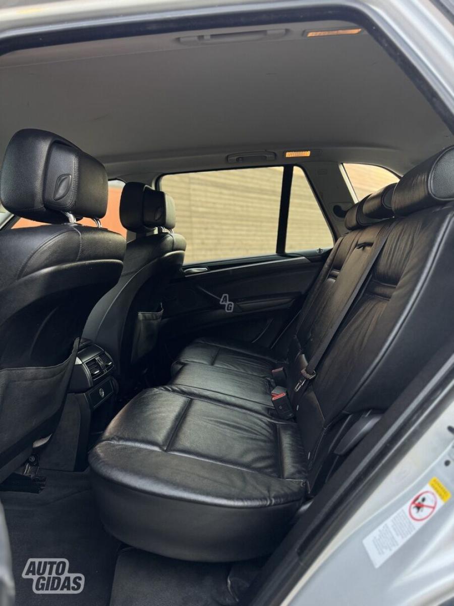 Grey BMW X5 2008 in Kaunas, with an engine capacity of 3.00 L and mileage of 370 thousand km for 5500 €, photo 24 on AUTOMOTO.COM.LV
