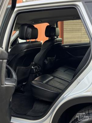 Grey BMW X5 2008 in Kaunas, with an engine capacity of 3.00 L and mileage of 370 thousand km for 5500 €, photo 25 on AUTOMOTO.COM.LV