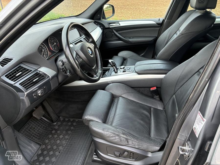 Grey BMW X5 2008 in Vilnius, with an engine capacity of 3.00 L and mileage of 369 thousand km for 8300 €, photo 10 on AUTOMOTO.COM.LV