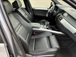 Grey BMW X5 2008 in Vilnius, with an engine capacity of 3.00 L and mileage of 369 thousand km for 8300 €, photo 12 on AUTOMOTO.COM.LV