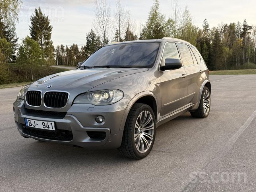 Pelēks BMW X5 2008 Rīga, ar dzinēja tilpumu 3.00 L un nobraukumu 435 tūkst. km par 8700 €, foto 1 vietnē AUTOMOTO.COM.LV