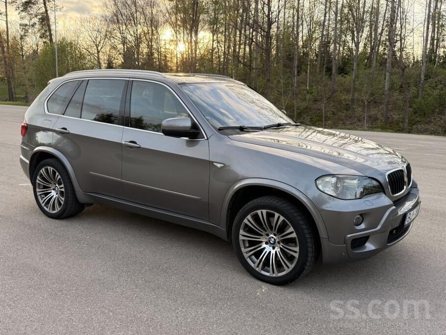 Pelēks BMW X5 2008 Rīga, ar dzinēja tilpumu 3.00 L un nobraukumu 435 tūkst. km par 8700 €, foto 4 vietnē AUTOMOTO.COM.LV