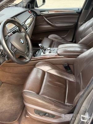 Pelēks BMW X5 2008 Rīga, ar dzinēja tilpumu 3.00 L un nobraukumu 435 tūkst. km par 8700 €, foto 12 vietnē AUTOMOTO.COM.LV