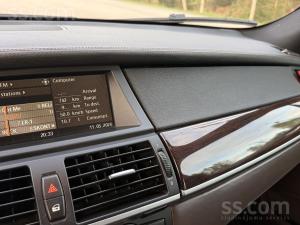 Pelēks BMW X5 2008 Rīga, ar dzinēja tilpumu 3.00 L un nobraukumu 435 tūkst. km par 8700 €, foto 16 vietnē AUTOMOTO.COM.LV