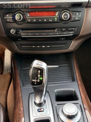 Pelēks BMW X5 2008 Rīga, ar dzinēja tilpumu 3.00 L un nobraukumu 435 tūkst. km par 8700 €, foto 17 vietnē AUTOMOTO.COM.LV