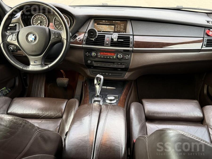 Pelēks BMW X5 2008 Rīga, ar dzinēja tilpumu 3.00 L un nobraukumu 435 tūkst. km par 8700 €, foto 18 vietnē AUTOMOTO.COM.LV