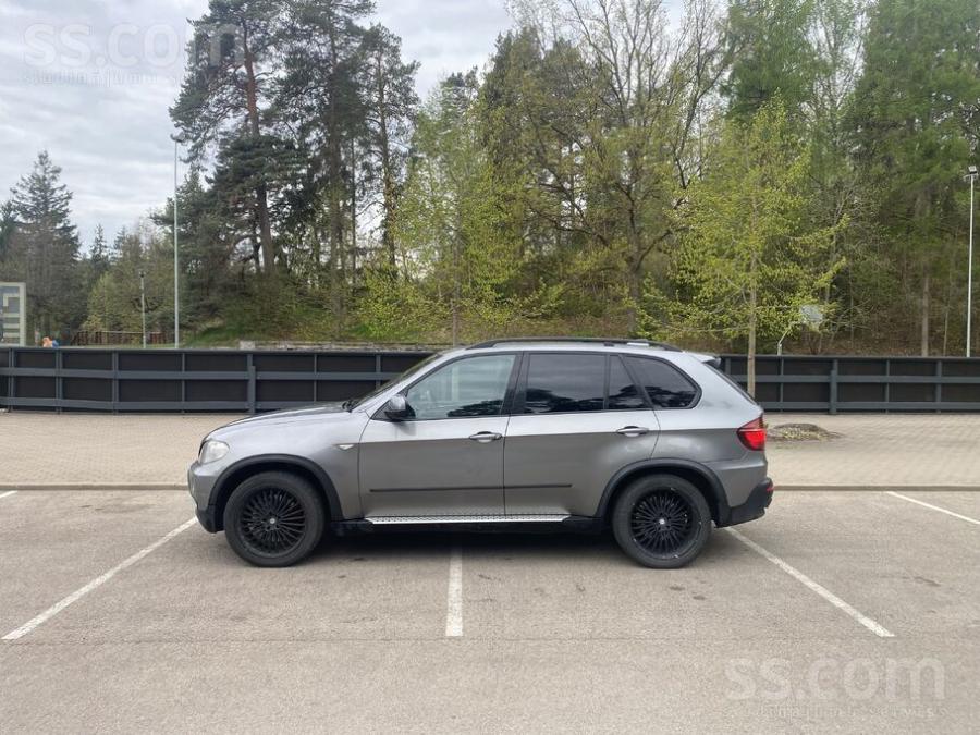 Grey BMW X5 2008 in Ogre, with an engine capacity of 3.00 L and mileage of 380 thousand km for 9000 €, photo 4 on AUTOMOTO.COM.LV