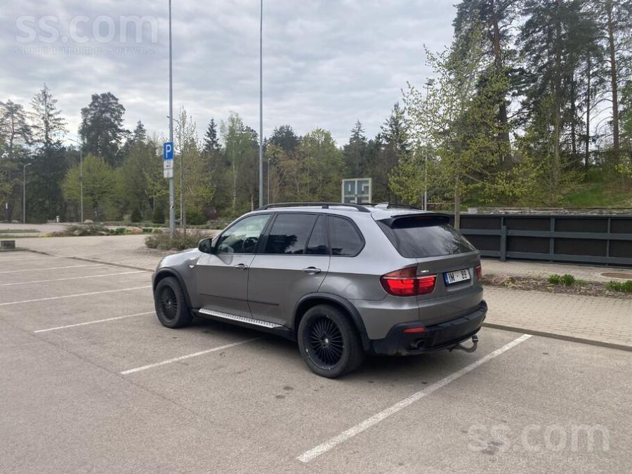 Grey BMW X5 2008 in Ogre, with an engine capacity of 3.00 L and mileage of 380 thousand km for 9000 €, photo 5 on AUTOMOTO.COM.LV