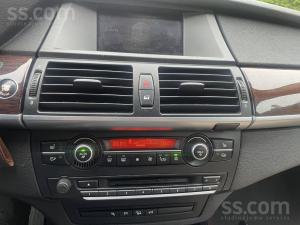 Серый БМВ Х5 2008 в Рига, объемом двигателя 3.00 л и пробегом 328 тыс. км за 6000 €, фото 15 на AUTOMOTO.COM.LV