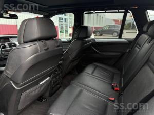 Pelēks BMW X5 2008 Rīga, ar dzinēja tilpumu 3.00 L un nobraukumu 229 tūkst. km par 8590 €, foto 16 vietnē AUTOMOTO.COM.LV