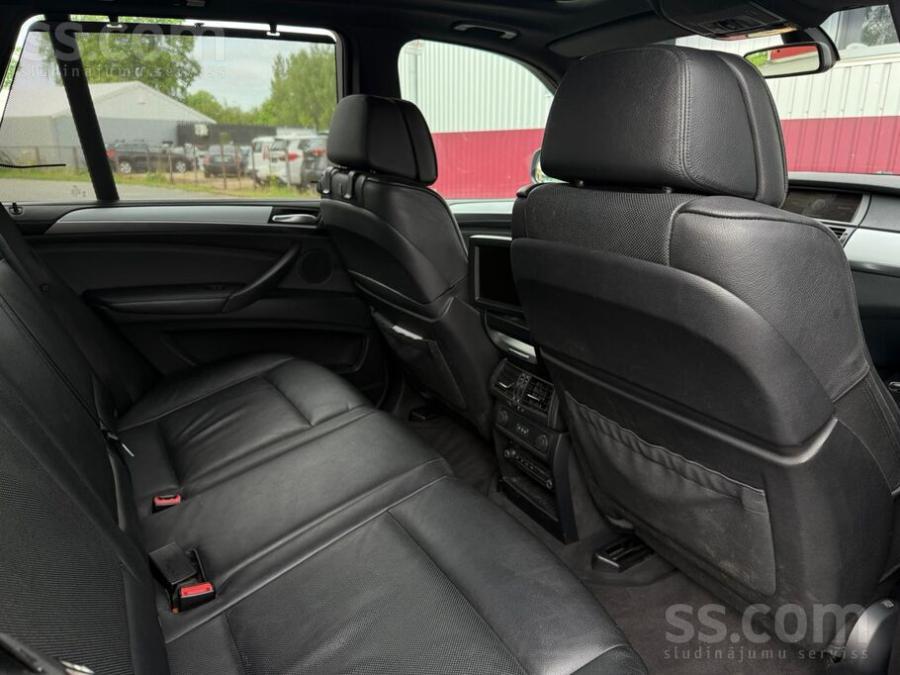 Pelēks BMW X5 2008 Rīga, ar dzinēja tilpumu 3.00 L un nobraukumu 229 tūkst. km par 8590 €, foto 17 vietnē AUTOMOTO.COM.LV