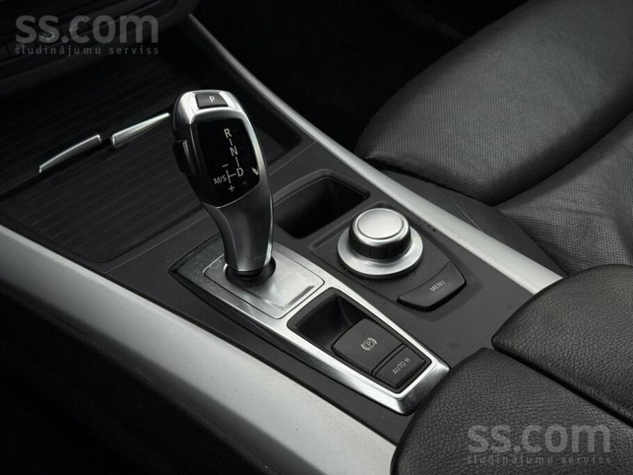 Pelēks BMW X5 2008 Rīga, ar dzinēja tilpumu 3.00 L un nobraukumu 229 tūkst. km par 8590 €, foto 24 vietnē AUTOMOTO.COM.LV