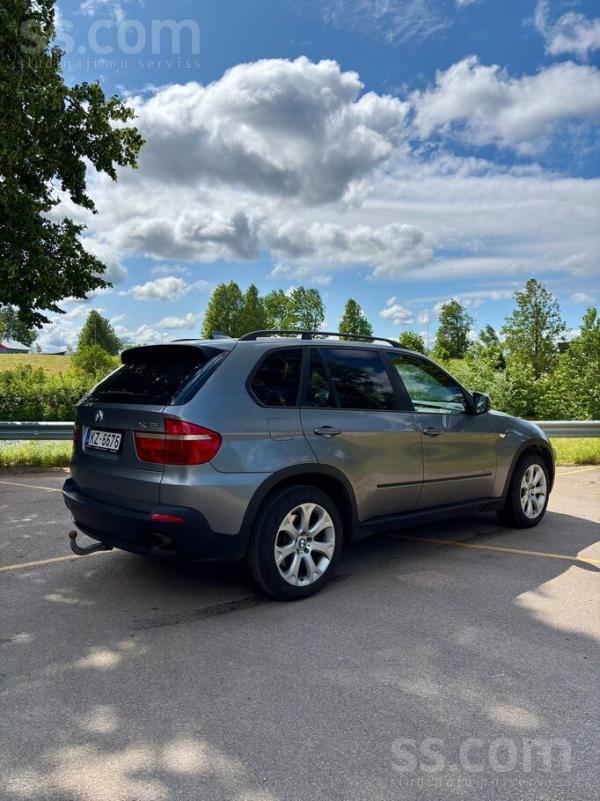 Grey BMW X5 2008 in Riga, with an engine capacity of 3.00 L and mileage of 350 thousand km for 5100 €, photo 5 on AUTOMOTO.COM.LV