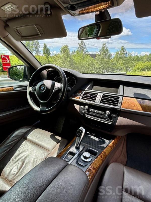 Grey BMW X5 2008 in Riga, with an engine capacity of 3.00 L and mileage of 350 thousand km for 5100 €, photo 7 on AUTOMOTO.COM.LV
