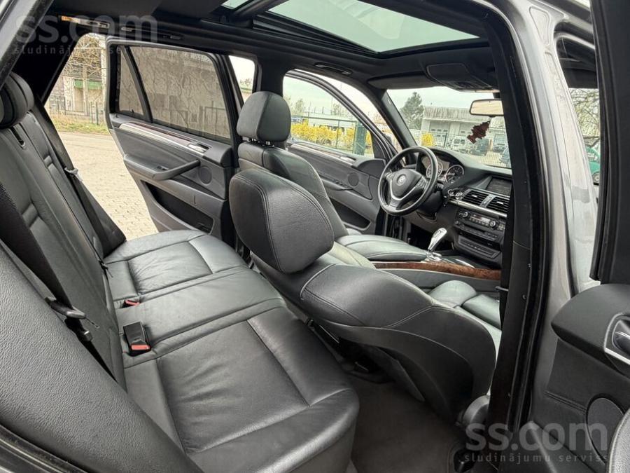 Grey BMW X5 2008 in Riga, with an engine capacity of 3.00 L and mileage of 0 thousand km for 7900 €, photo 15 on AUTOMOTO.COM.LV