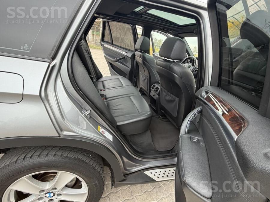 Grey BMW X5 2008 in Riga, with an engine capacity of 3.00 L and mileage of 0 thousand km for 7900 €, photo 16 on AUTOMOTO.COM.LV