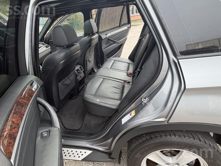 Grey BMW X5 2008 in Riga, with an engine capacity of 3.00 L and mileage of 0 thousand km for 7900 €, photo 20 on AUTOMOTO.COM.LV