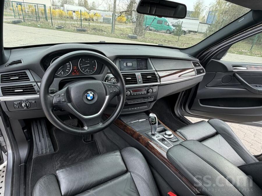 Grey BMW X5 2008 in Riga, with an engine capacity of 3.00 L and mileage of 0 thousand km for 7900 €, photo 21 on AUTOMOTO.COM.LV