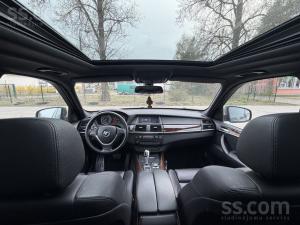 Grey BMW X5 2008 in Riga, with an engine capacity of 3.00 L and mileage of 0 thousand km for 7900 €, photo 23 on AUTOMOTO.COM.LV