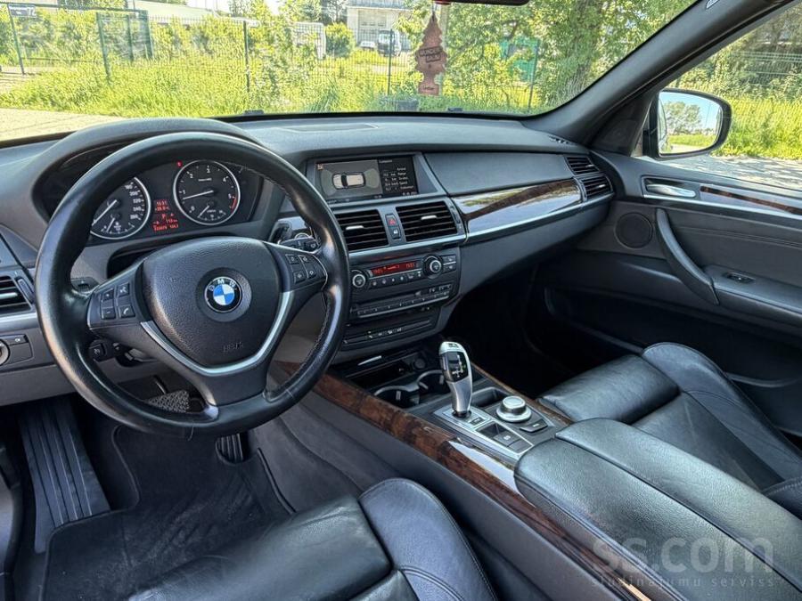 Grey BMW X5 2008 in Riga, with an engine capacity of 3.00 L and mileage of 0 thousand km for 7850 €, photo 13 on AUTOMOTO.COM.LV