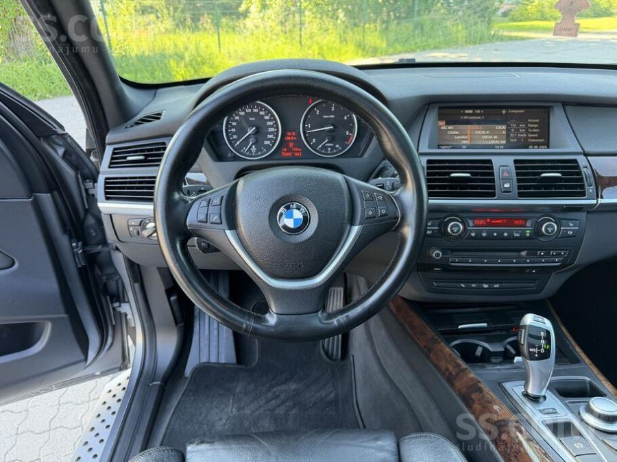 Grey BMW X5 2008 in Riga, with an engine capacity of 3.00 L and mileage of 0 thousand km for 7850 €, photo 17 on AUTOMOTO.COM.LV
