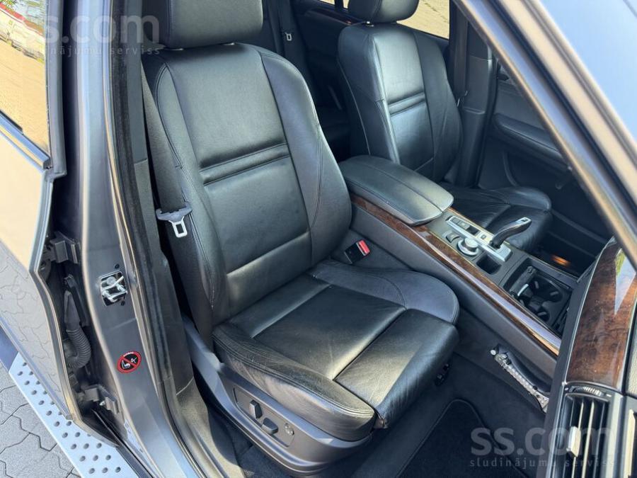 Grey BMW X5 2008 in Riga, with an engine capacity of 3.00 L and mileage of 0 thousand km for 7850 €, photo 18 on AUTOMOTO.COM.LV