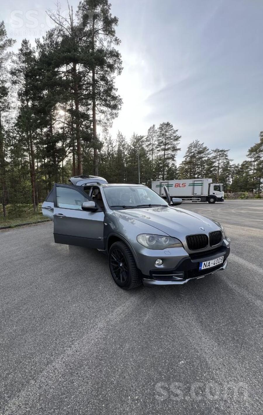 Pelēks BMW X5 2008 Rīga, ar dzinēja tilpumu 3.00 L un nobraukumu 538 tūkst. km par 7900 €, foto 4 vietnē AUTOMOTO.COM.LV