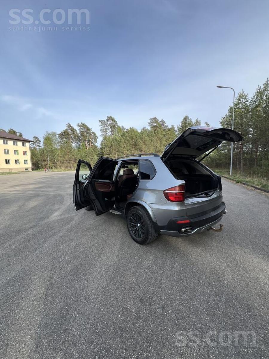 Pelēks BMW X5 2008 Rīga, ar dzinēja tilpumu 3.00 L un nobraukumu 538 tūkst. km par 7900 €, foto 6 vietnē AUTOMOTO.COM.LV