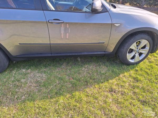 Pelēks BMW X5 2008 Viļņa, ar dzinēja tilpumu 3.00 L un nobraukumu 373 tūkst. km par 8000 €, foto 6 vietnē AUTOMOTO.COM.LV